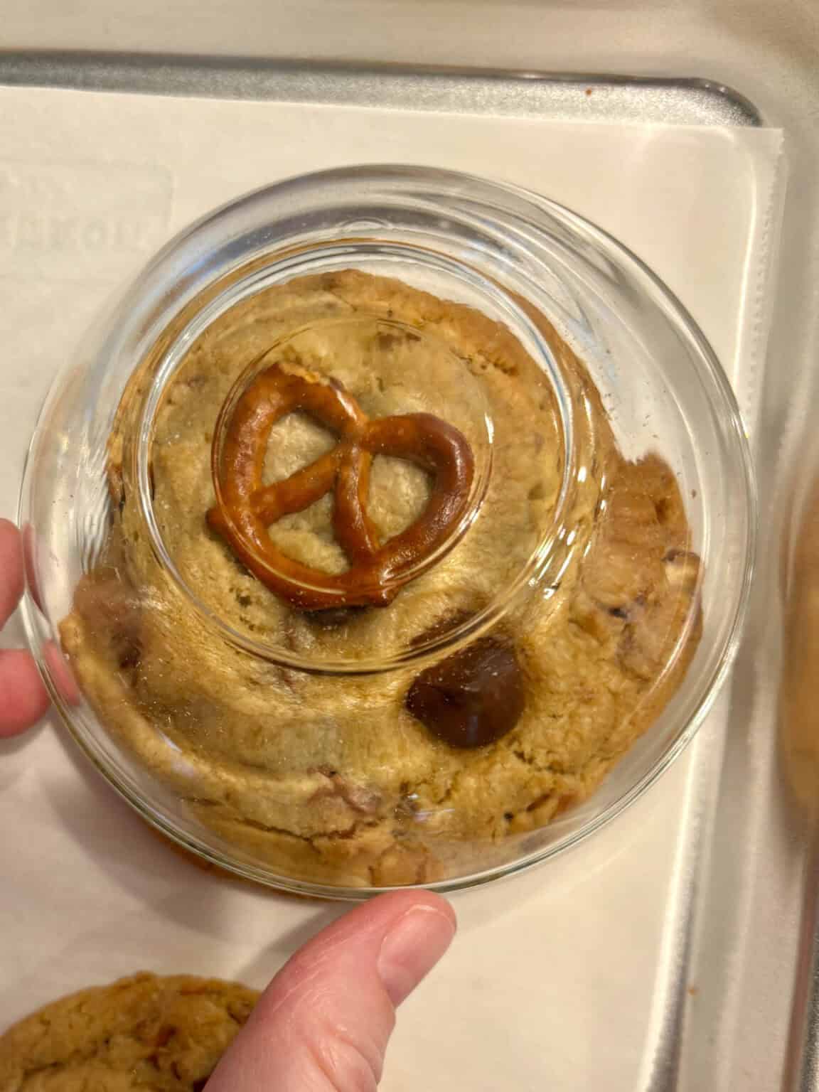 Reese's Peanut Butter Cup Cookies Recipe-Stir Taste Smile